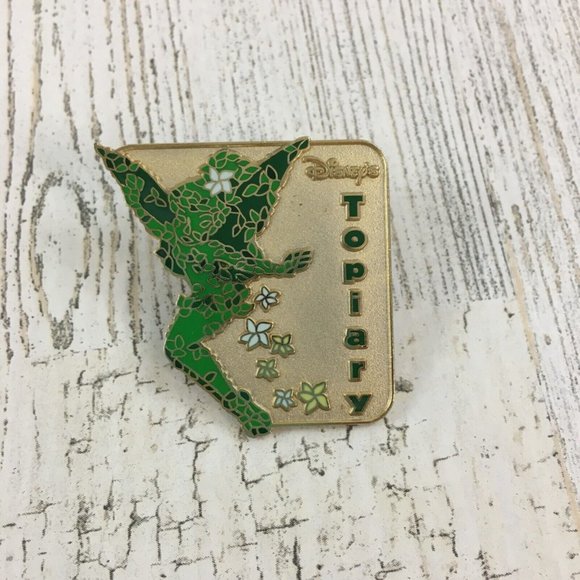Disney | Jewelry | Disney Tinker Bell Topiary Tink Pin 203 Cast Lanyard ...
